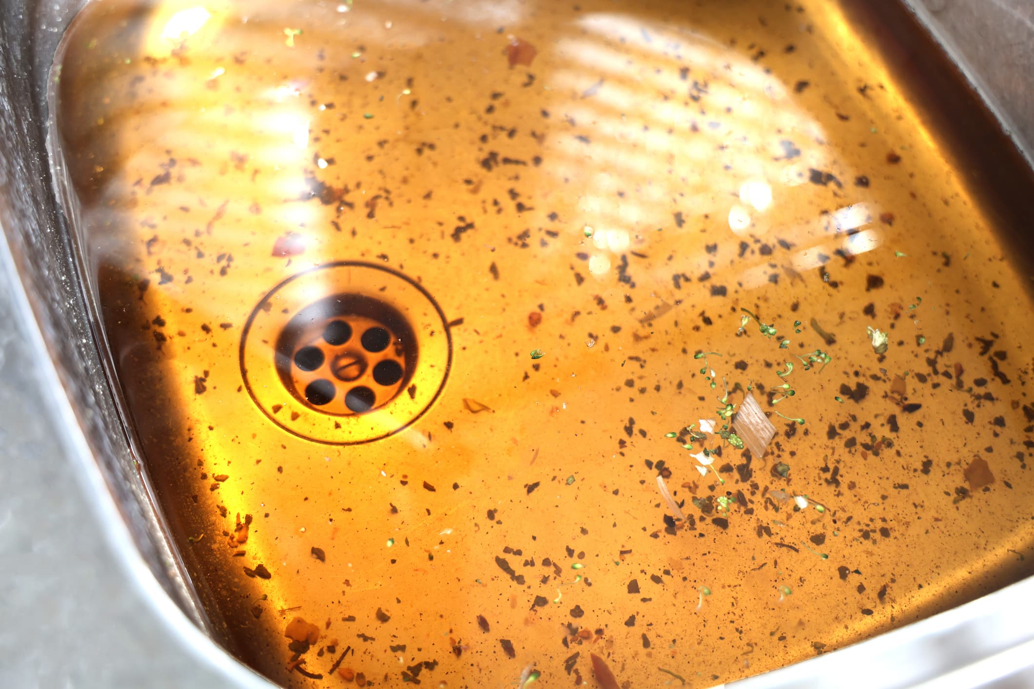 What Causes Backflow in a Double Kitchen Sink?